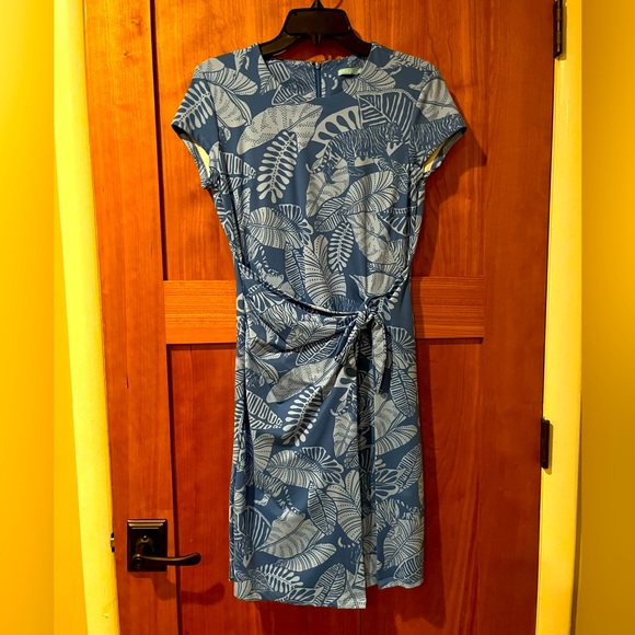 J Mclaughlin | Dresses | J Mclaughlin Blue Printed Faux Wrap Dress ...